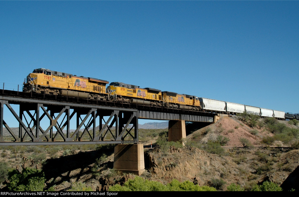 UP ES44AC 7787 at Vail AZ on 10-6-13